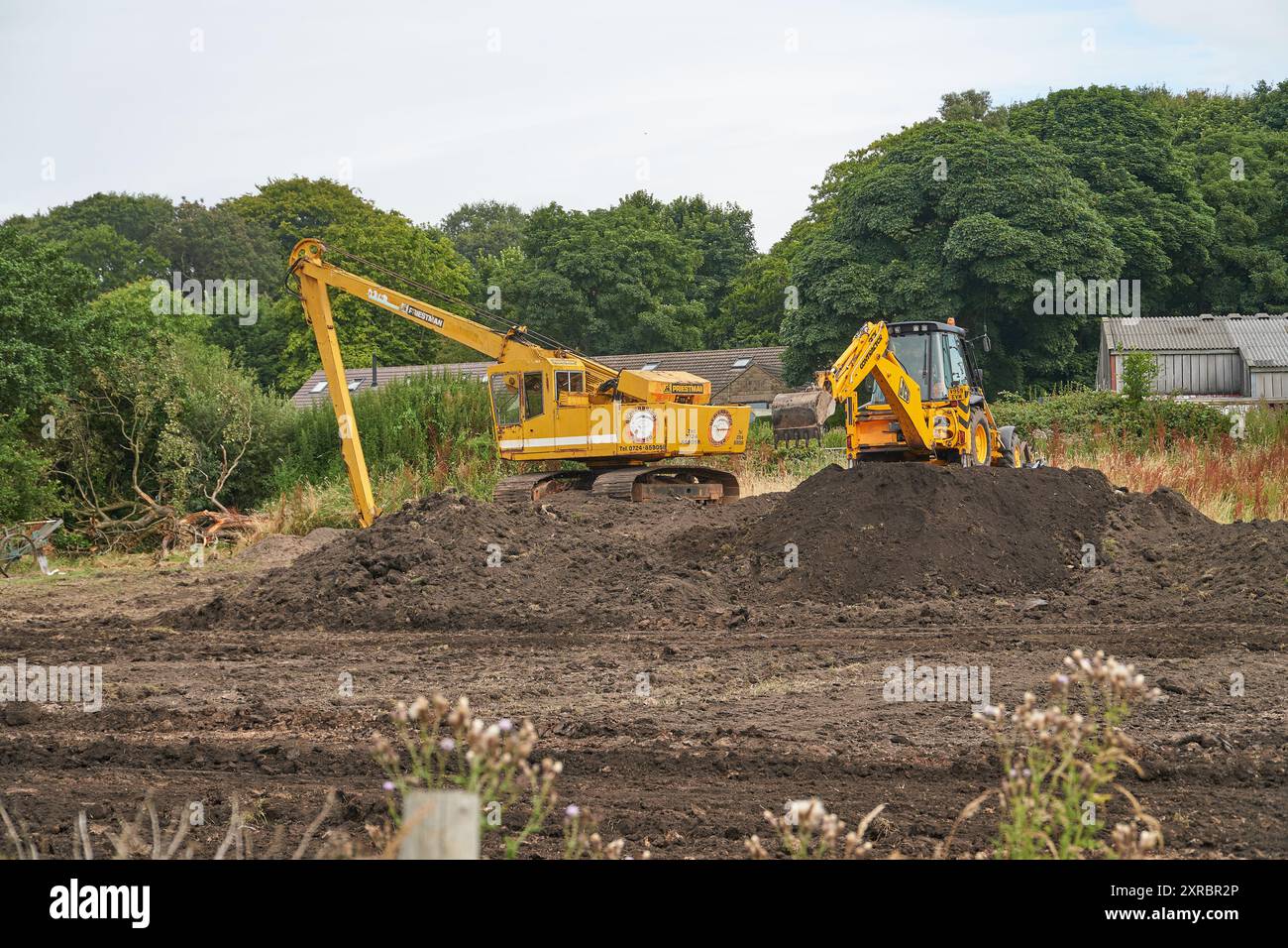 Long armed excavator hi-res stock photography and images - Alamy