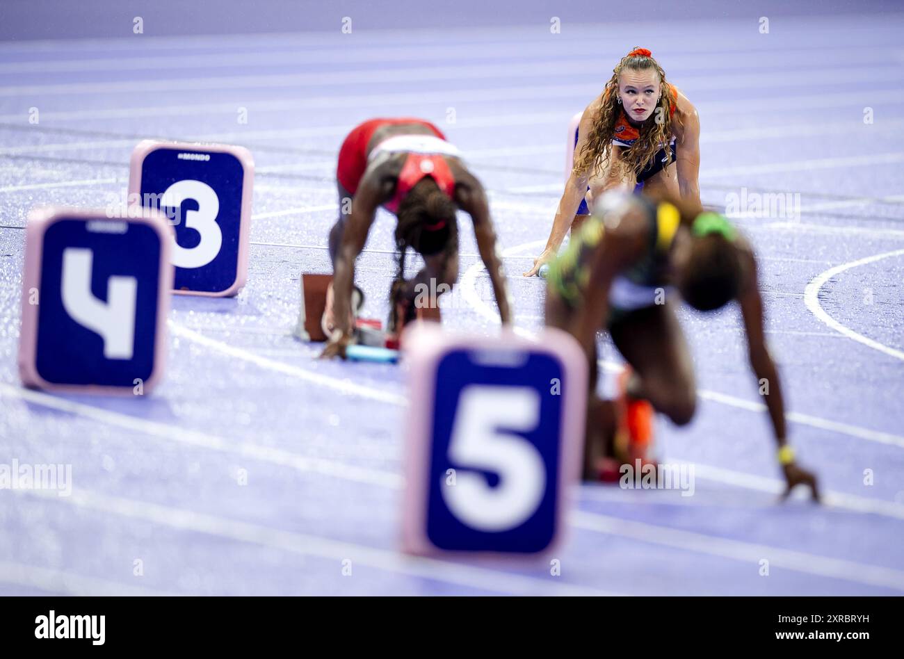 PARIS - Isabel van den Berg in action in the 4 x 100m relay during the ...