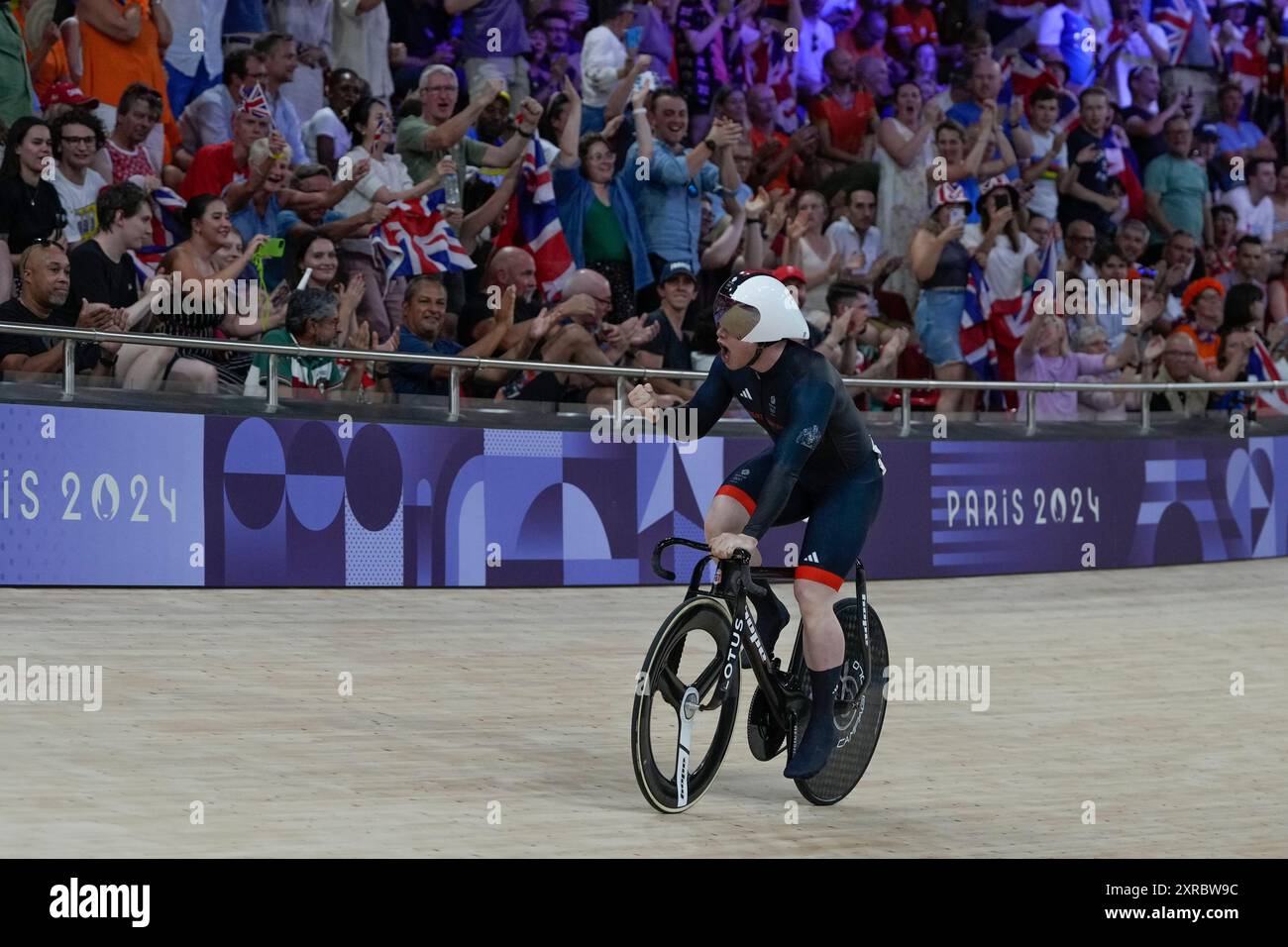 Jack Carlin of Britain celebrates winning the bronze medal of the men's ...