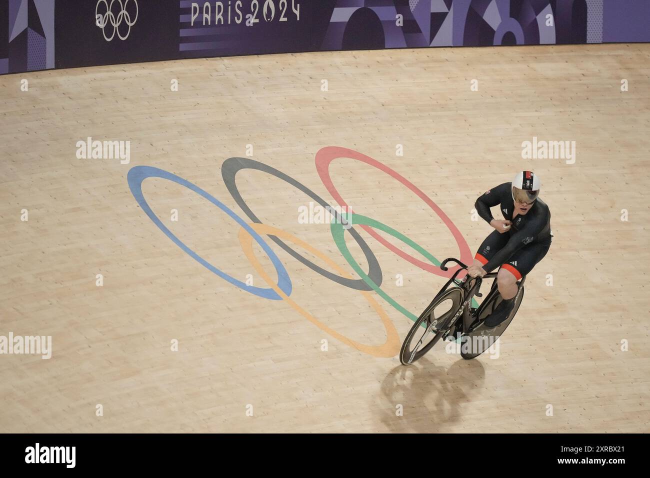 Jack Carlin of Britain celebrates winning the bronze medal of the men's ...