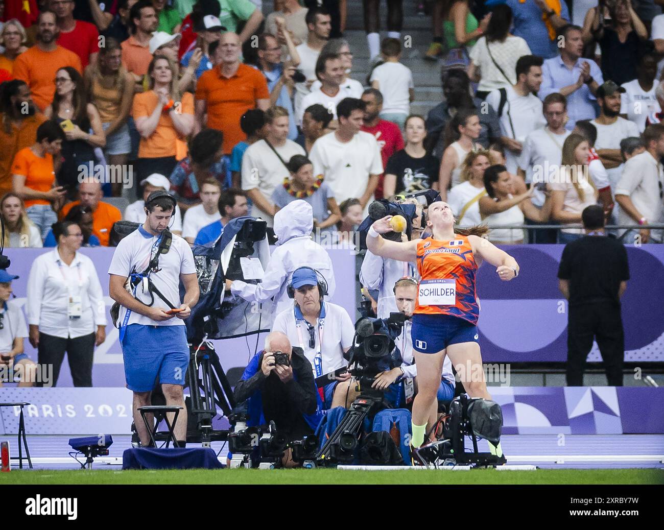 PARIS - Jessica Schilder in action during the final of the shot put ...