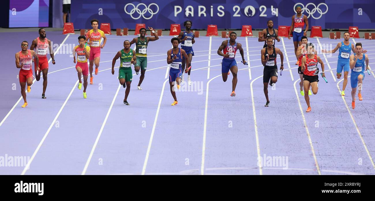 Paris, France. 9th Aug, 2024. Chen Jiapeng (front 2nd L) of team China ...