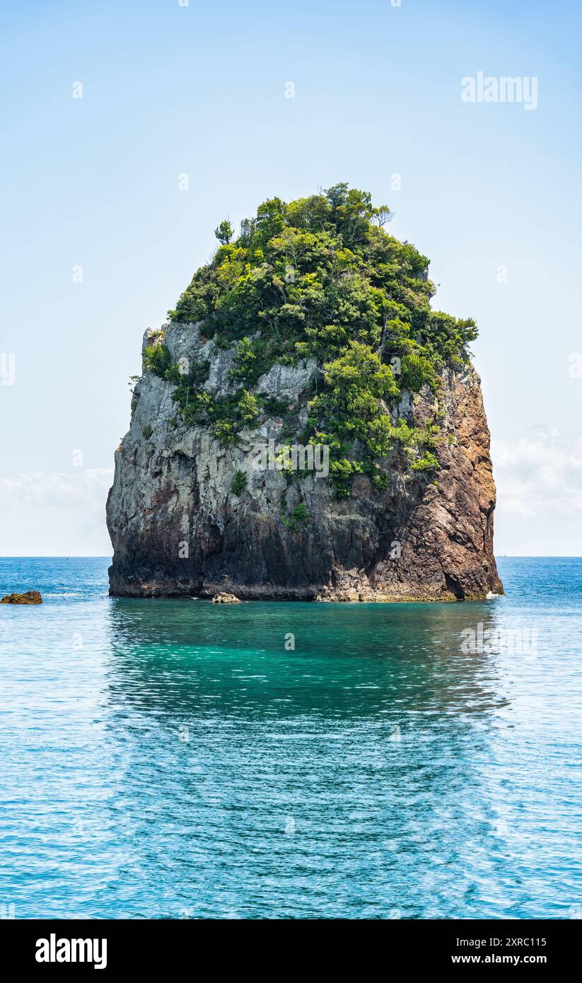 Dramatic karst limstone in the coast of Pacific Ocean in Nachikatsuura ...