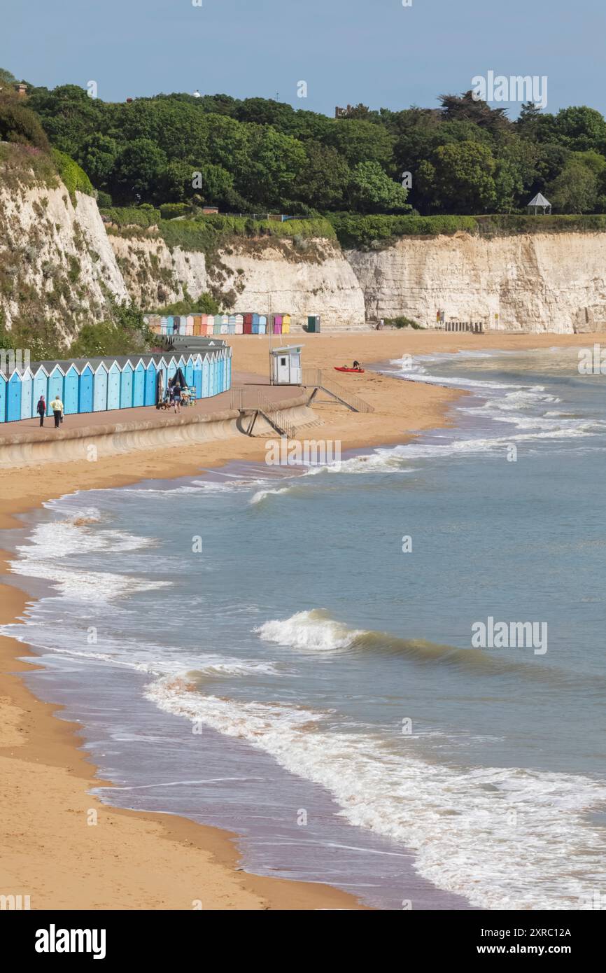 England, Kent, Broadstairs, Stone Bay, Beach Shoreline and Long Row of ...