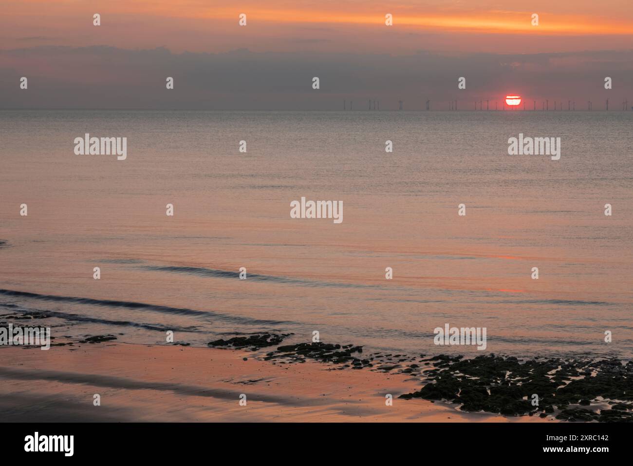 England, Kent, Broadstairs, Stone Bay, Sunrise over the English Channel ...