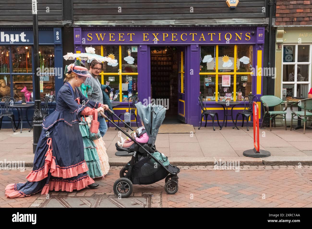 England, Kent, Rochester, Dickens Festival, People dressed in Victorian ...