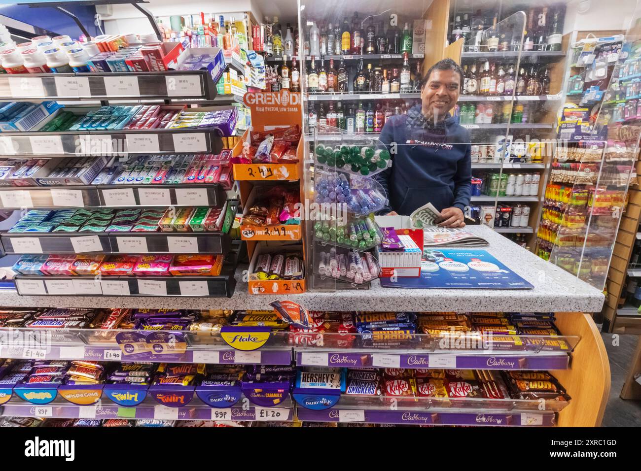 Mini market shop hi-res stock photography and images - Alamy