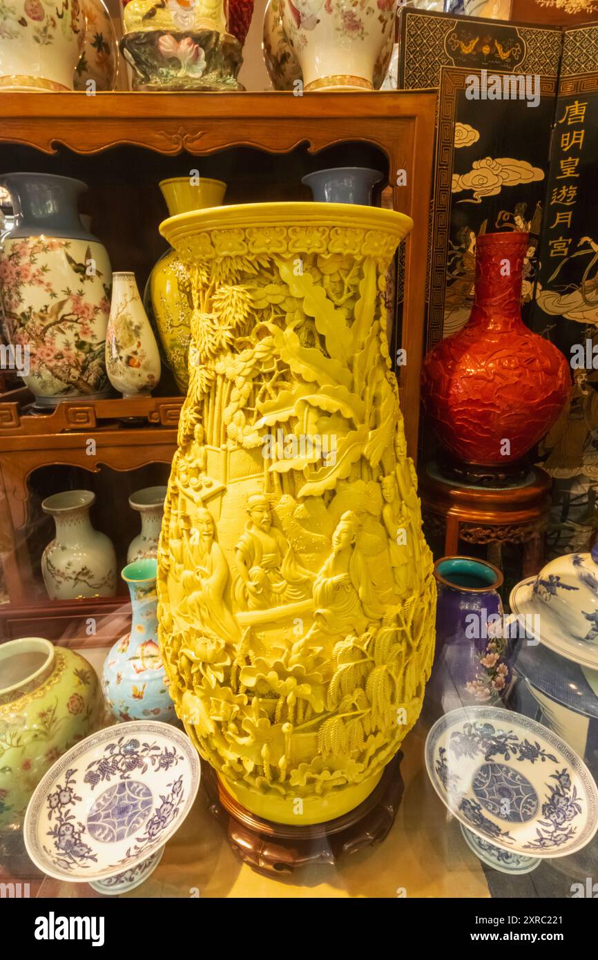 China, Hong Kong, Hong Kong Island, Soho, Hollywood Road, Antique Shop ...
