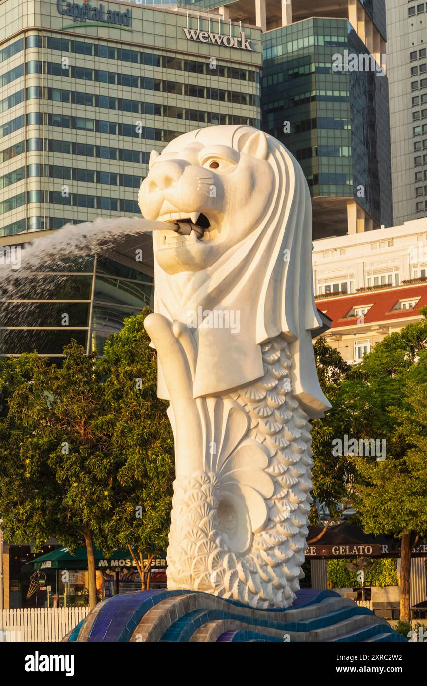 Asia, Singapore, Head of the Merlion Statue and City Skyline Stock ...