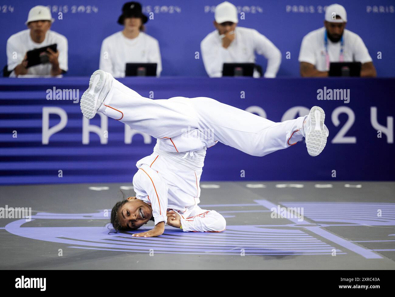PARIS - India Sardjoe during the quarter final breaking for B-girls on ...
