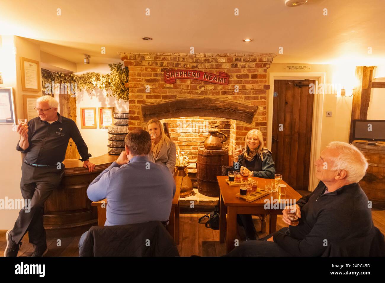 England, Kent, Faversham, Shepherd Neame, Britain's Oldest Brewer, Visitor's Centre Bar, Group ...