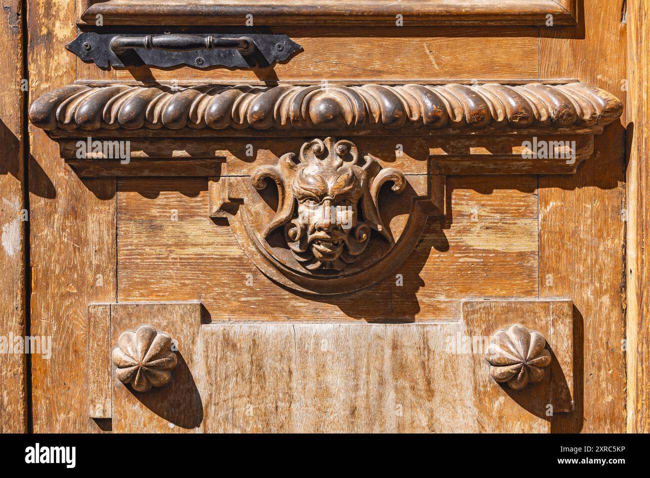 Devil wood carving hi-res stock photography and images - Alamy