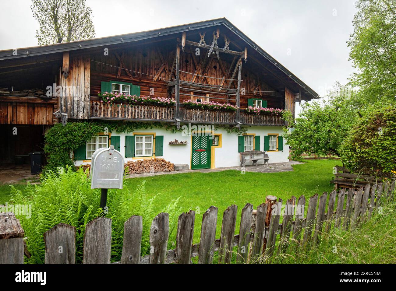 Historic farmhouse in the Tyrolean Leutasch Valley Stock Photo - Alamy