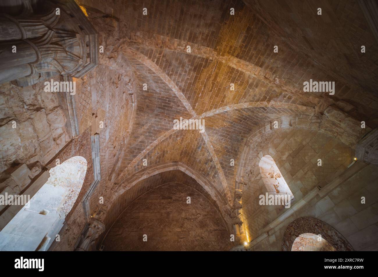 Interior view of a hall in the Castel del Monte in Apulia Stock Photo ...