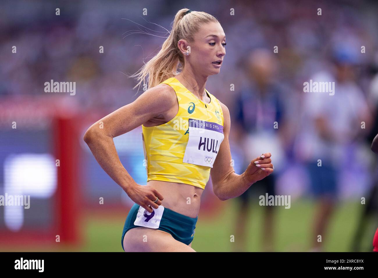 PARIS, FRANCE - AUGUST 08: Jessica Hull of Australia competes in the ...