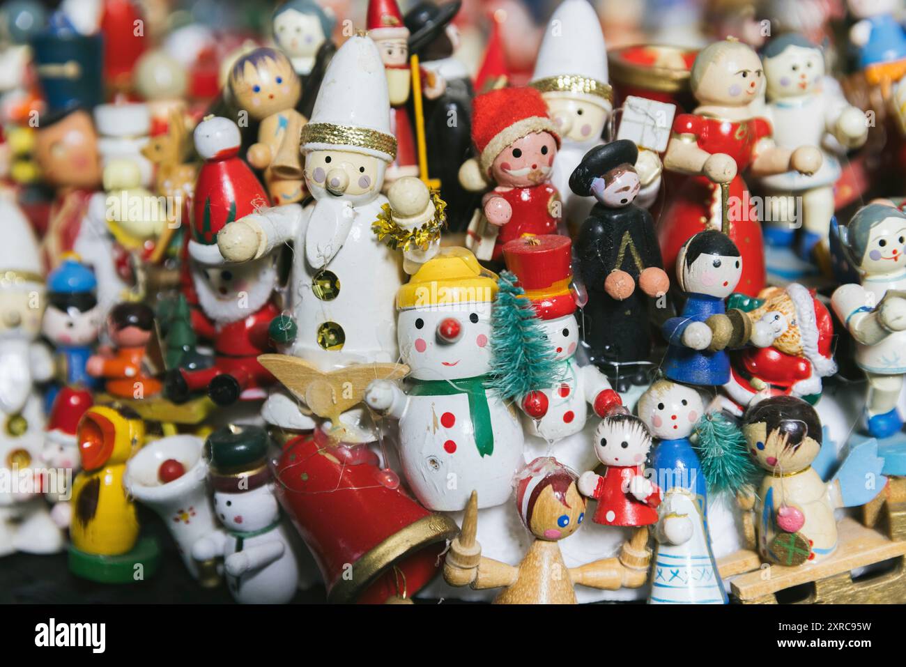 Xmas figurines hi-res stock photography and images - Alamy