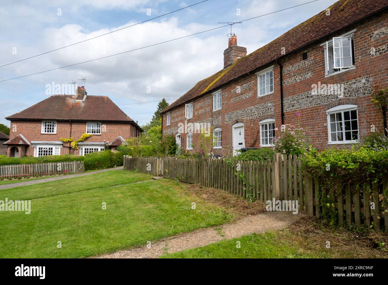 Avington village in Hampshire, England, UK, with 18th century cottages ...