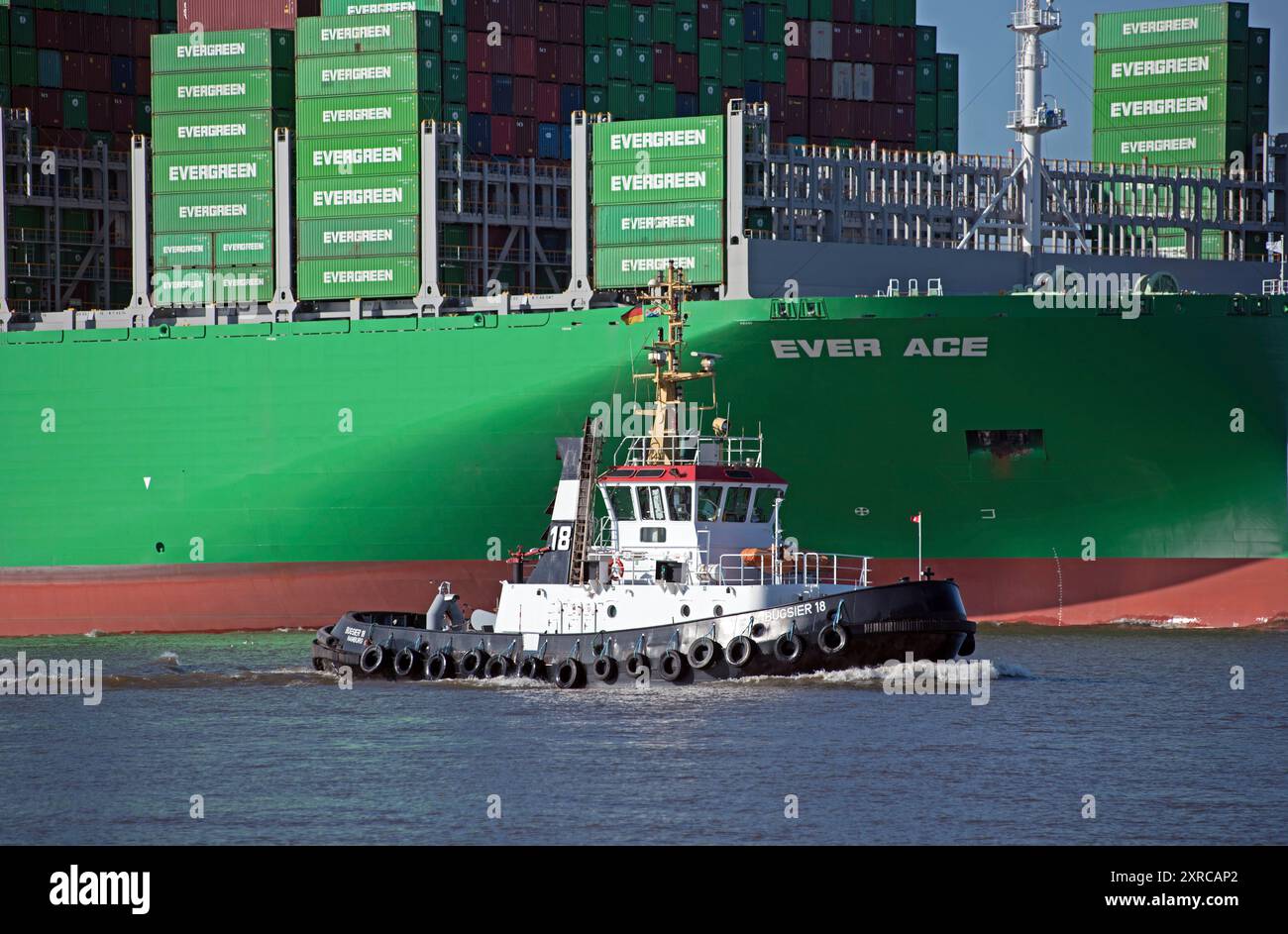 Ever goods container ship hi-res stock photography and images - Alamy