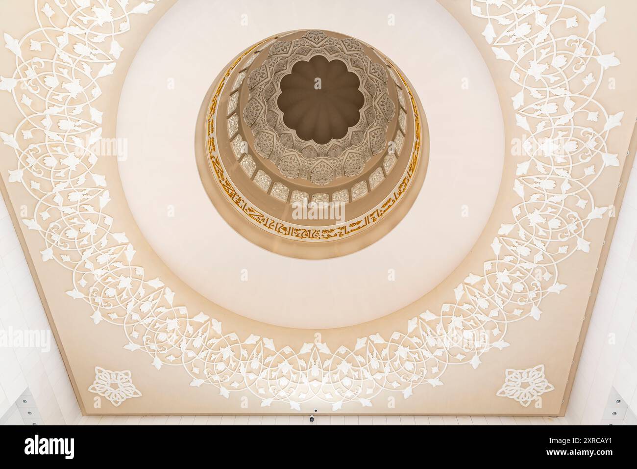 Dome of the Sheikh Zayed Mosque, Abu Dhabi, United Arab Emirates, Asia ...