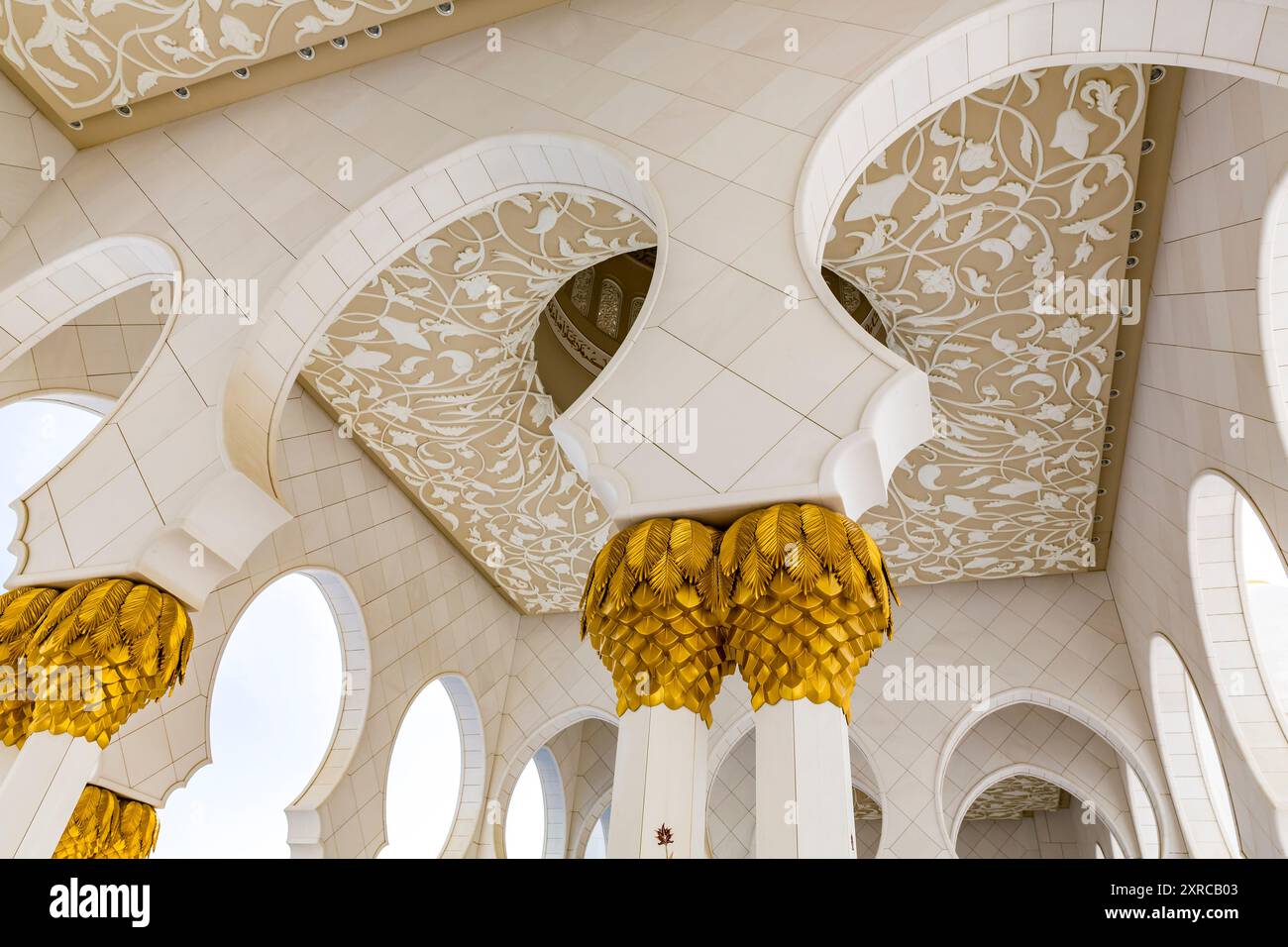 Decorated columns, Sheikh Zayed Mosque, Abu Dhabi, United Arab Emirates ...