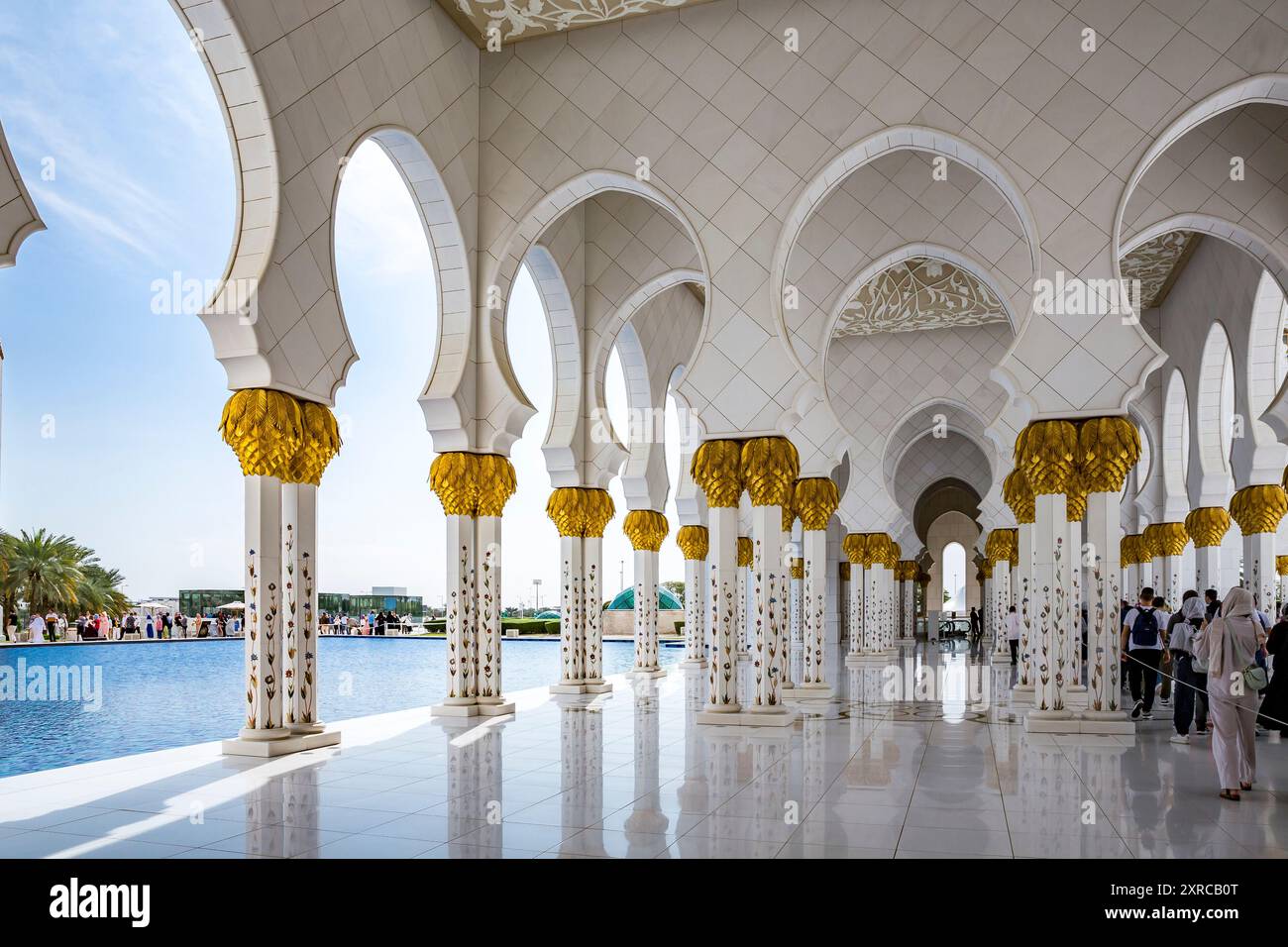 Decorated columns, Sheikh Zayed Mosque, Abu Dhabi, United Arab Emirates ...