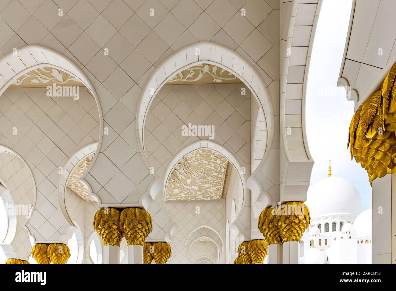 Decorated columns, Sheikh Zayed Mosque, Abu Dhabi, United Arab Emirates ...