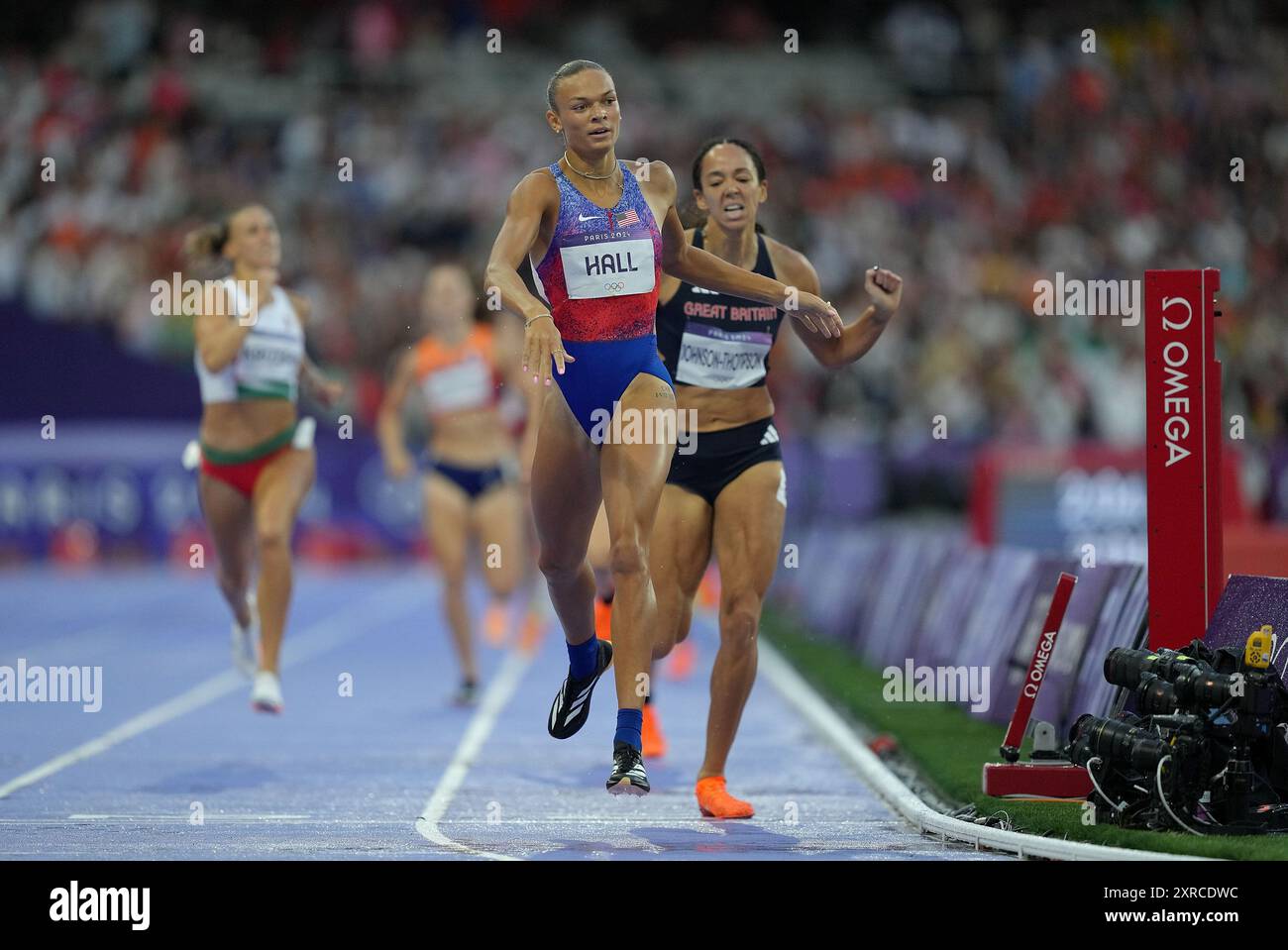 Paris, France. 9th Aug, 2024. Anna Hall (front) of the United States ...