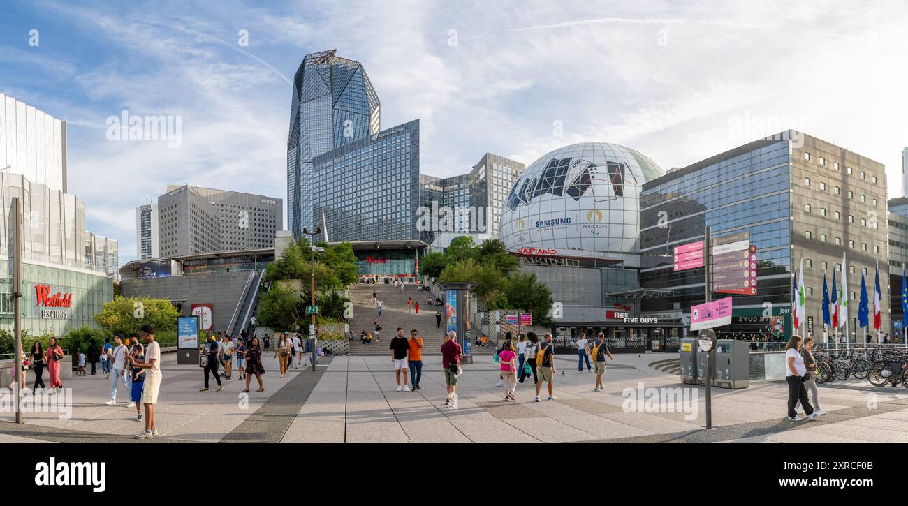 Paris, France - August 4, 2024: Panarama Skyline of La Defense with ...