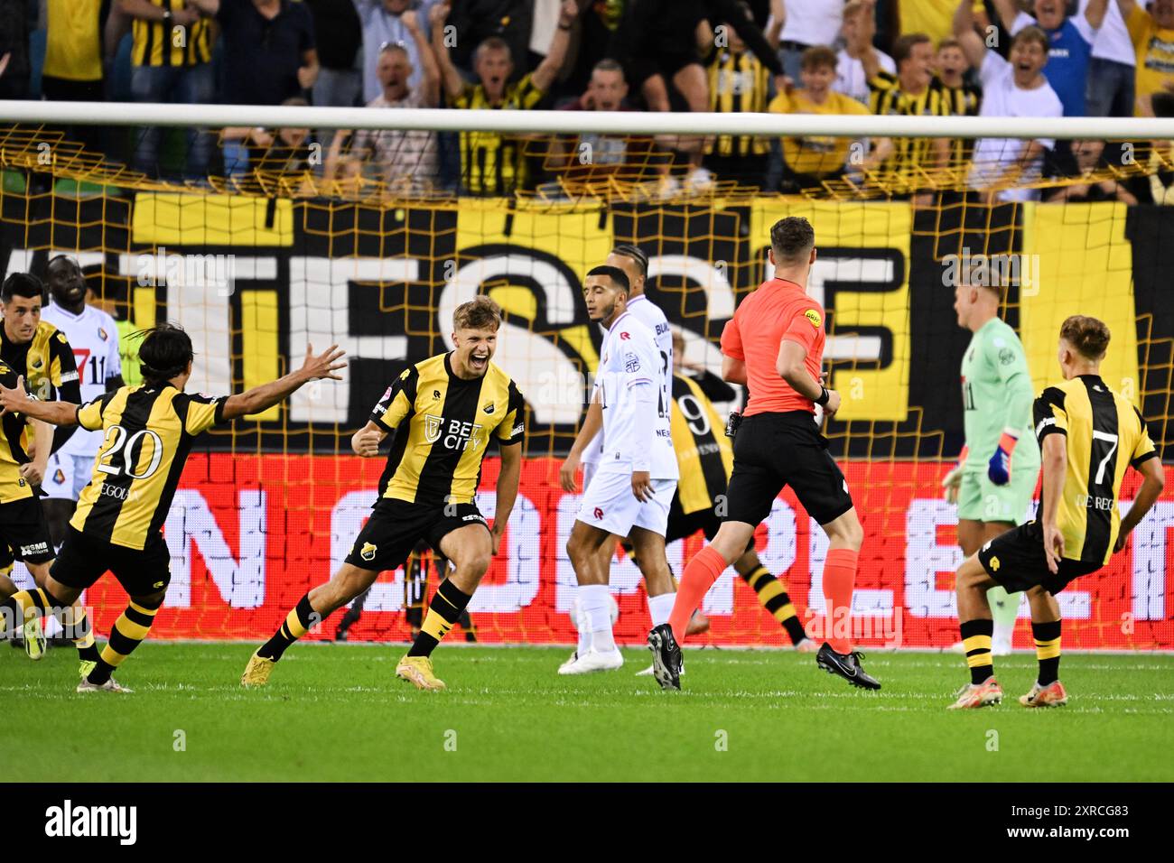 ARNHEM - Marcus Steffen of Vitesse heads in the 1-1 during the Dutch ...