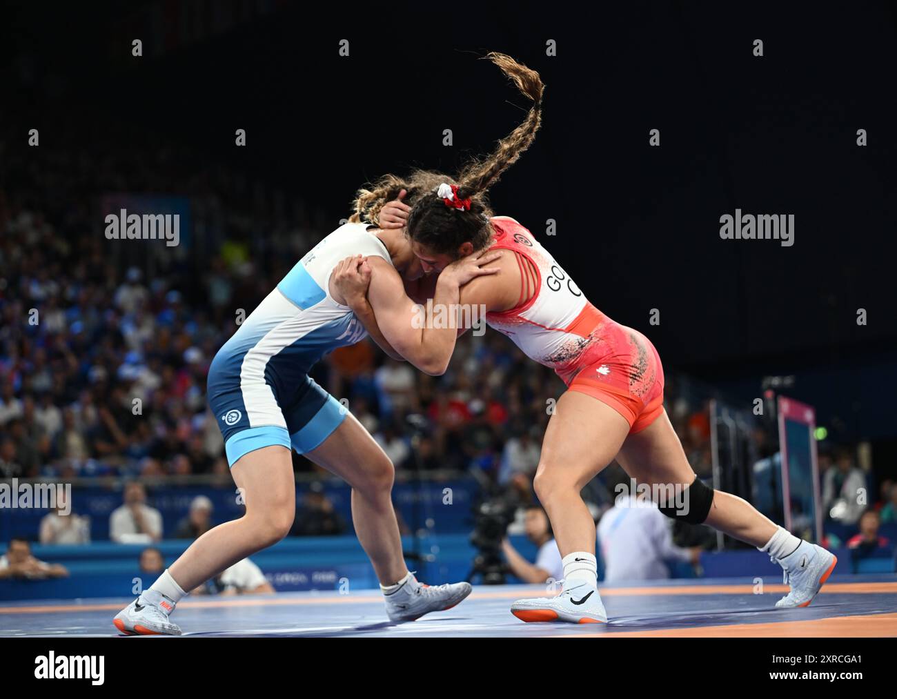 Paris, France. 9th Aug, 2024. Ana Paula Godinez Gonzalez (in red) of ...