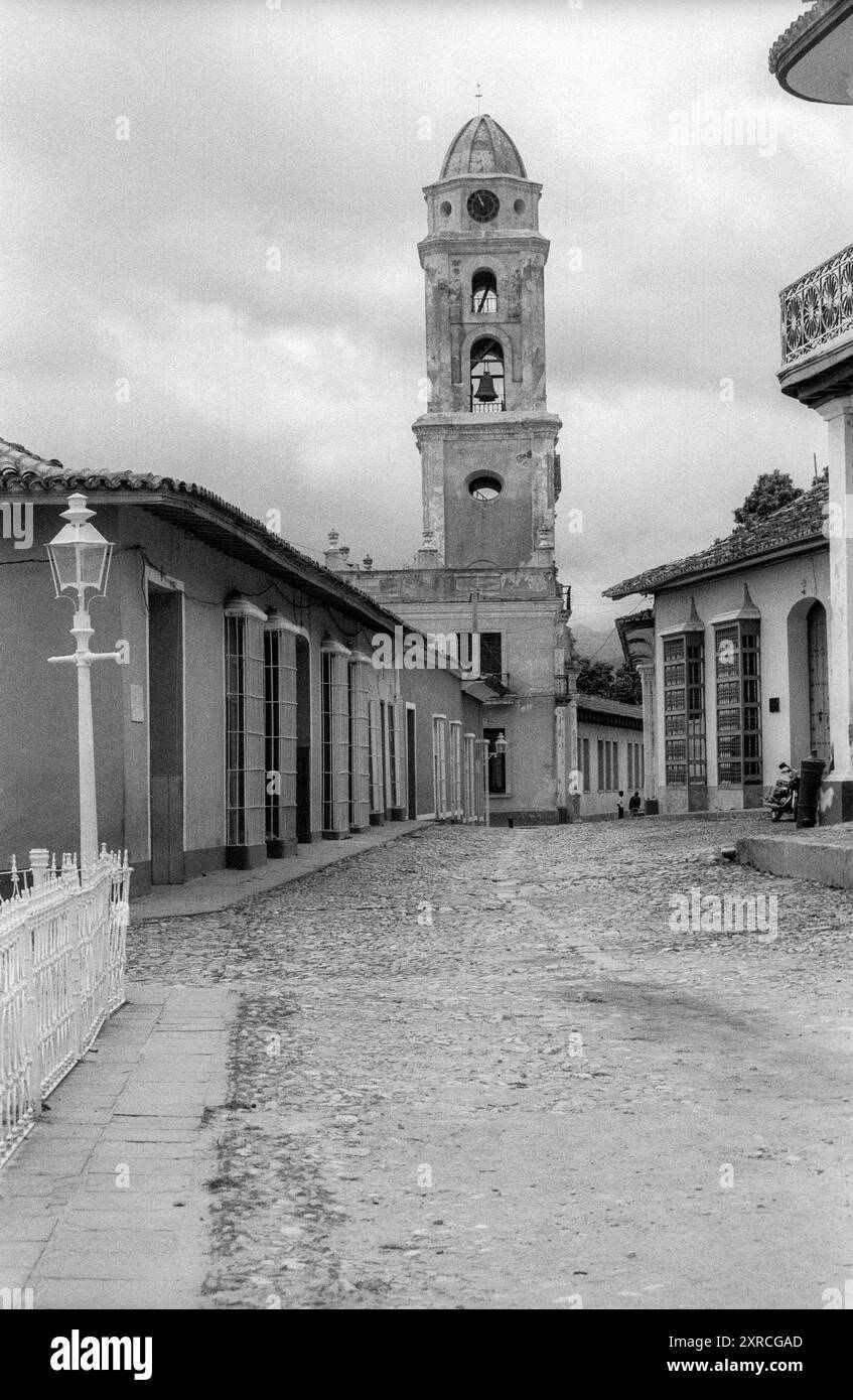 Building central plaza in Black and White Stock Photos & Images - Alamy