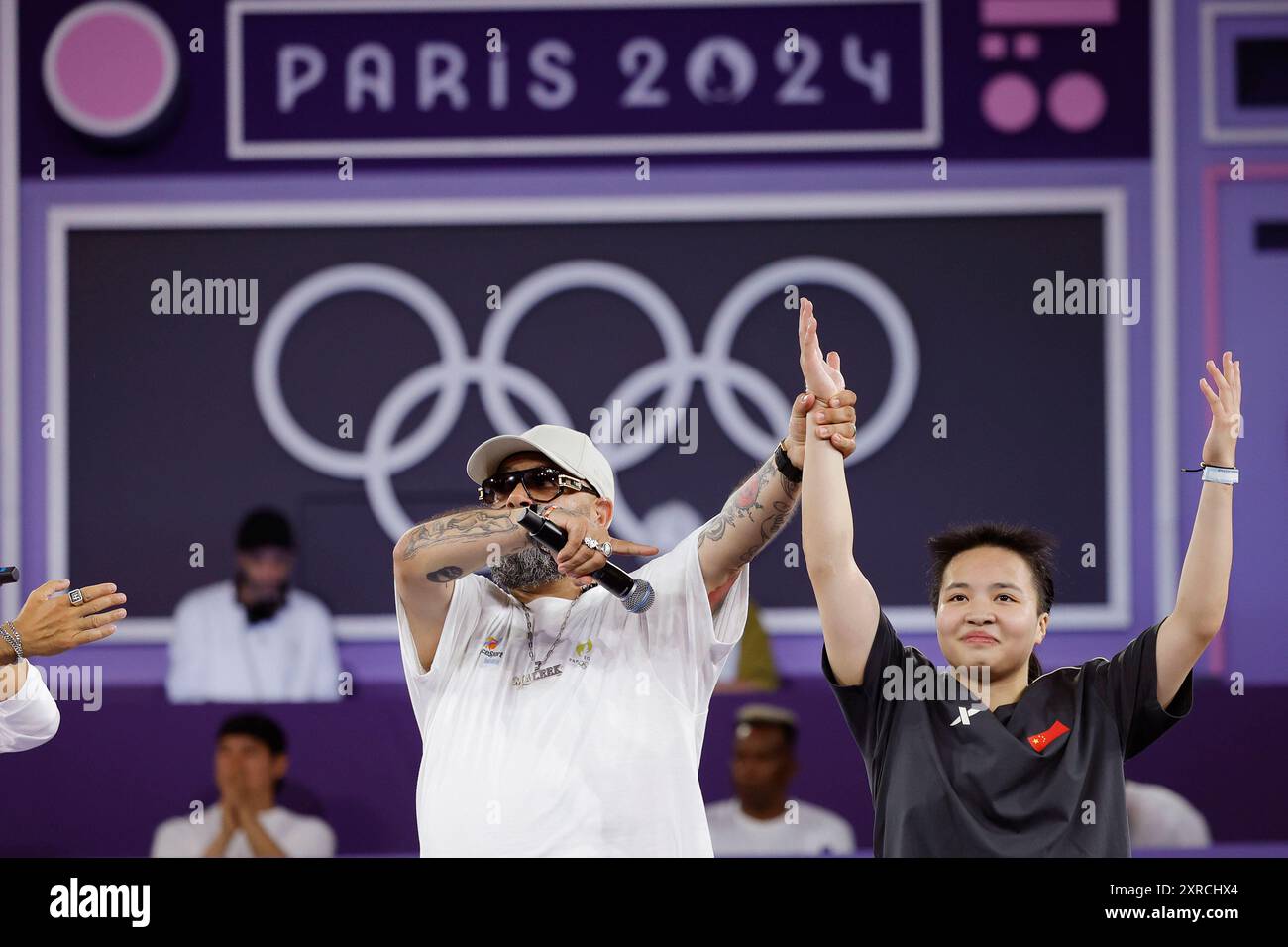 Paris, France. 9th Aug, 2024. Liu Qingyi (R) of China, known as B-Girl ...
