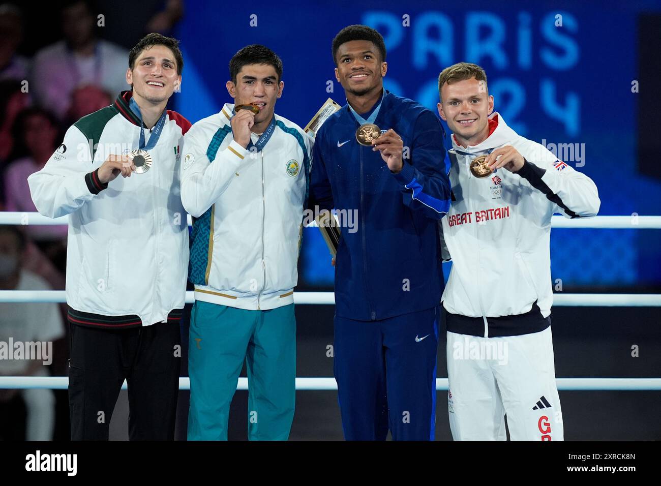 Silver medalist, from left, Mexico's Marco Verde, gold medalist ...