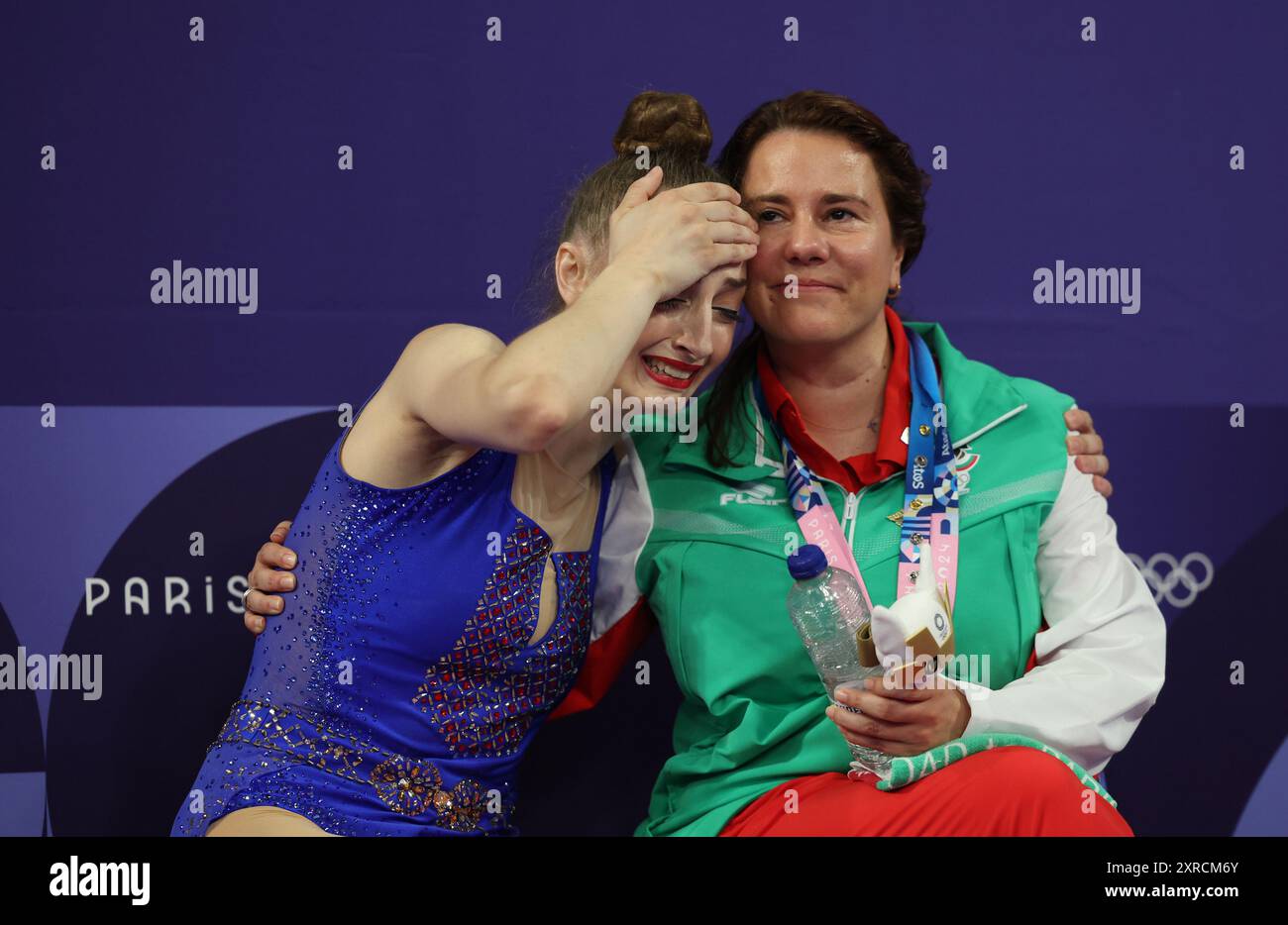 Paris, France. 9th Aug, 2024. Boryana Kaleyn (L) of Bulgaria reacts ...
