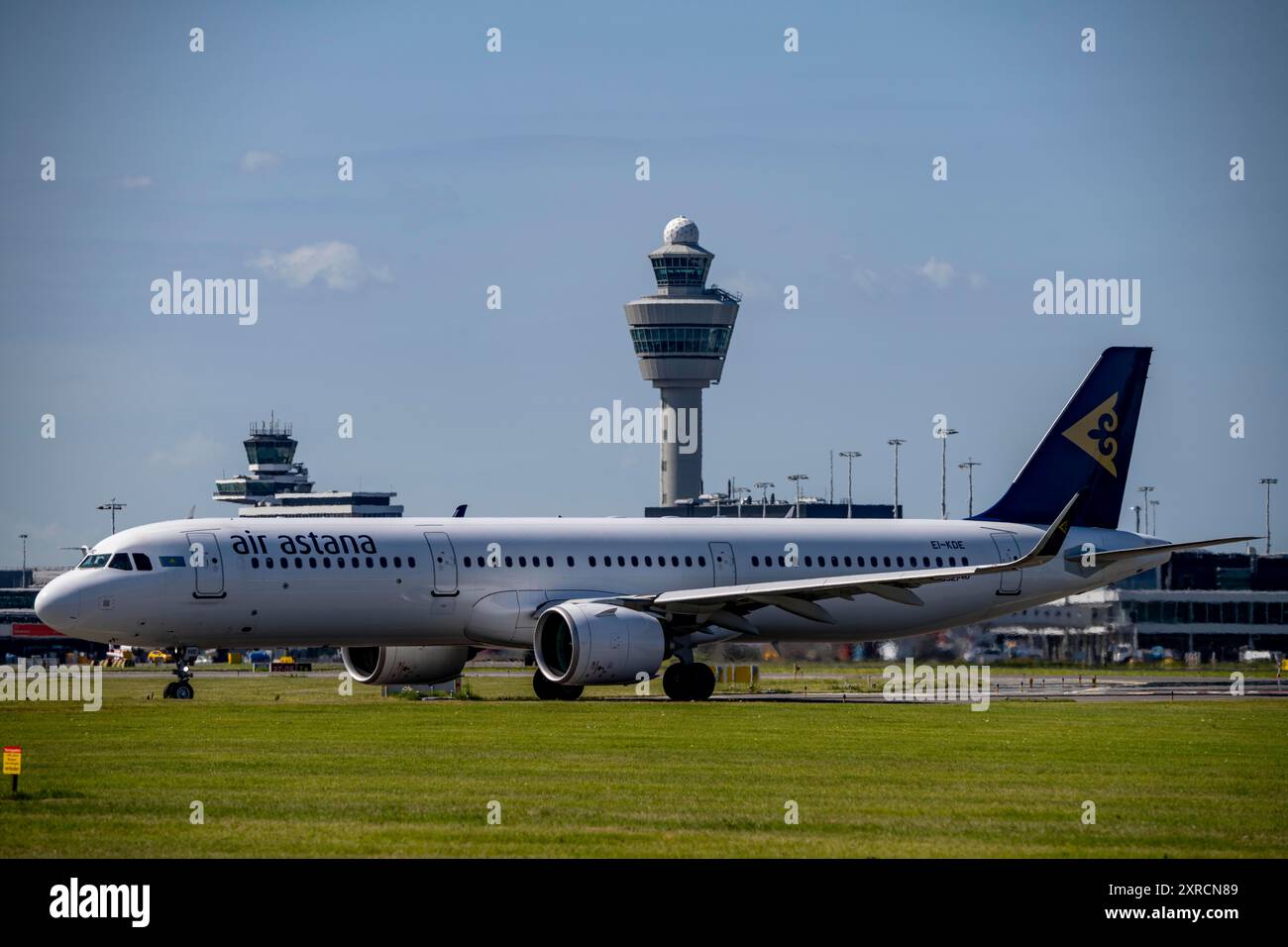 Aircraft at Amsterdam Schiphol Airport, on the taxiway for take-off on the Aalsmeerbaan, 18L/36R ...