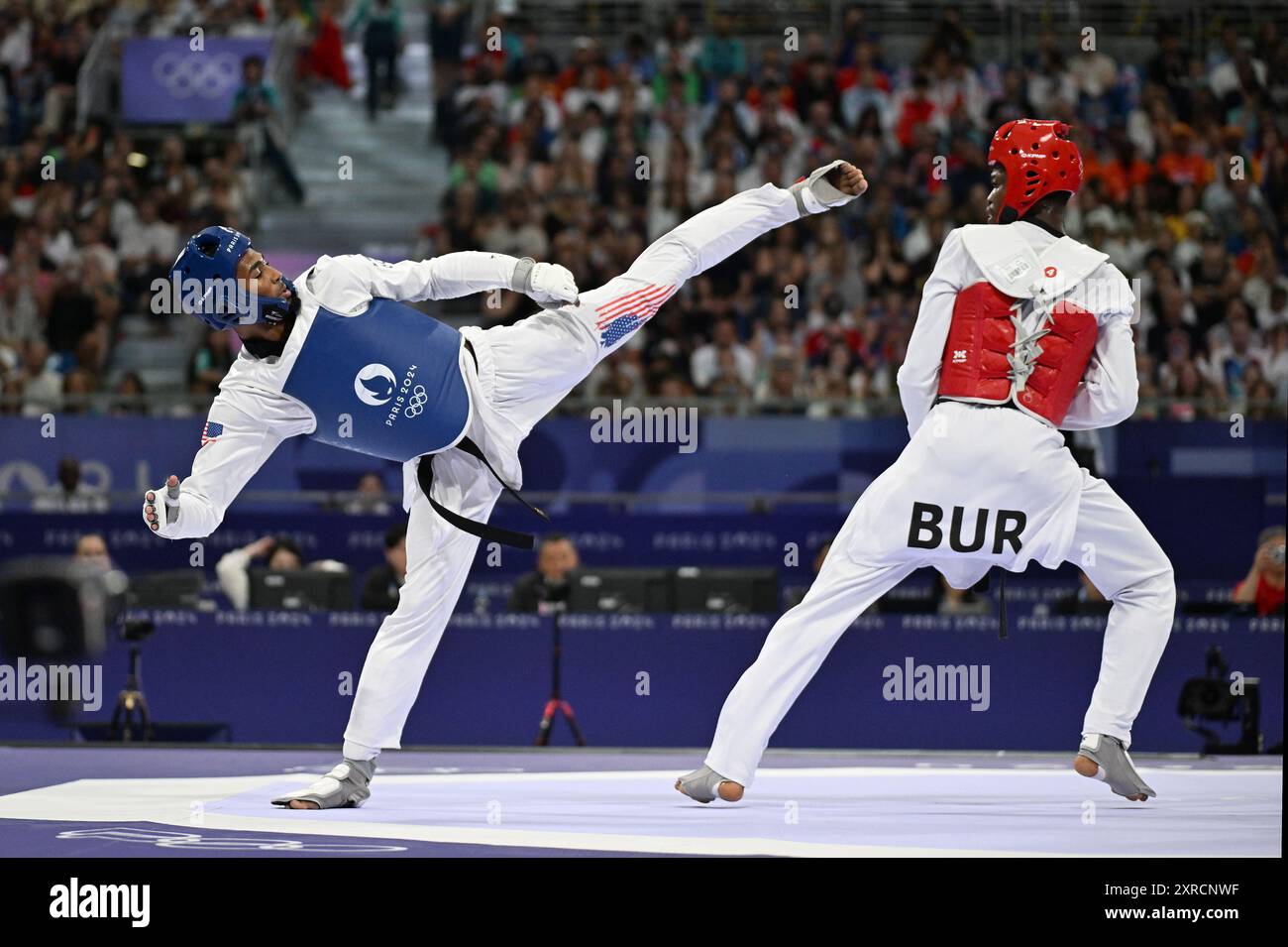 Paris, Fra. 09th Aug, 2024. CJ Nickolas of Team USA (blue) competes ...