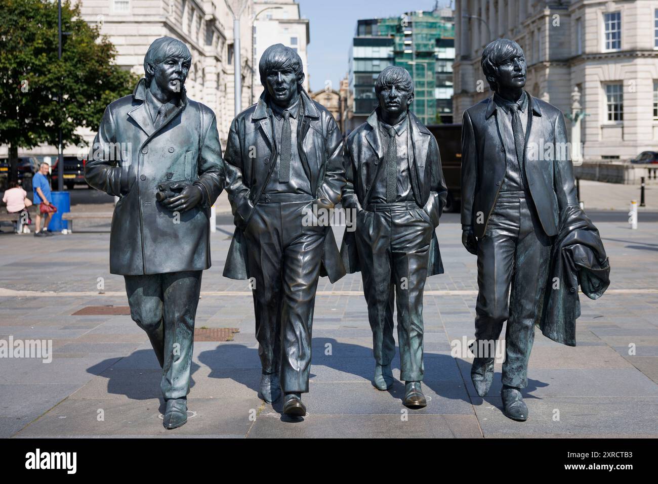 Liverpol beatles statue hi-res stock photography and images - Alamy