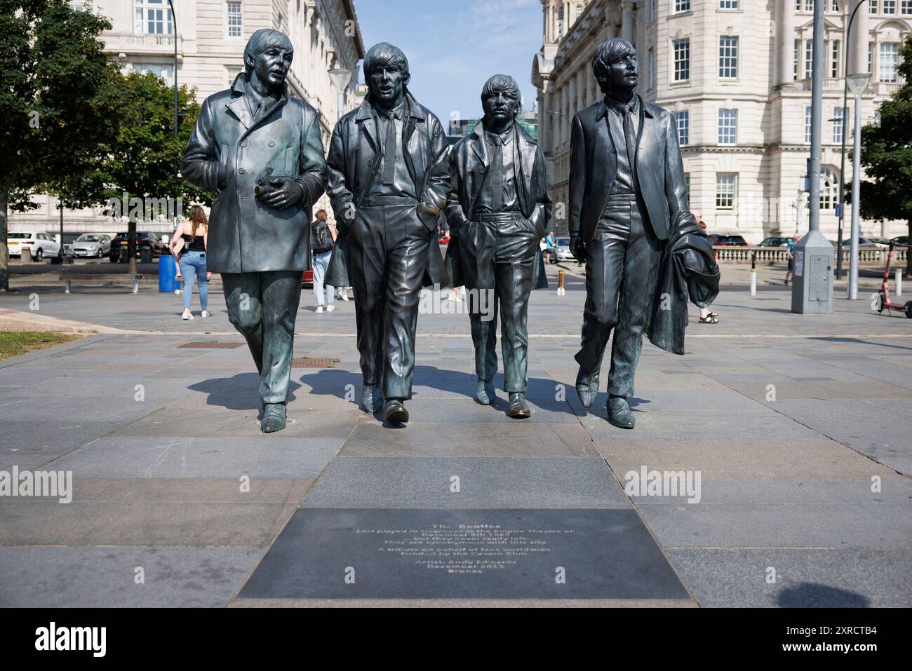 Liverpol beatles statue hi-res stock photography and images - Alamy