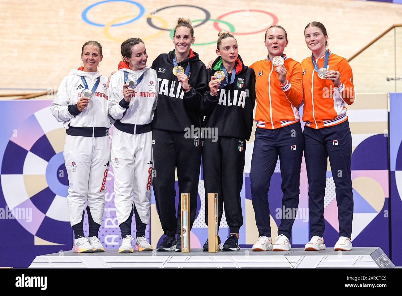 PARIS, FRANCE - AUGUST 9: Neah Evans of Great Britain and Elinor Barker ...