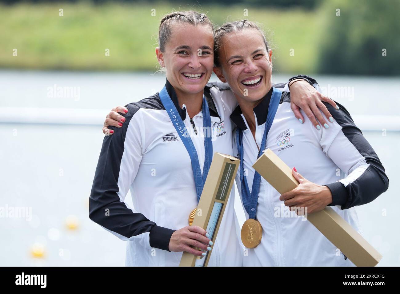 Lisa carrington gold canoe hi-res stock photography and images - Alamy