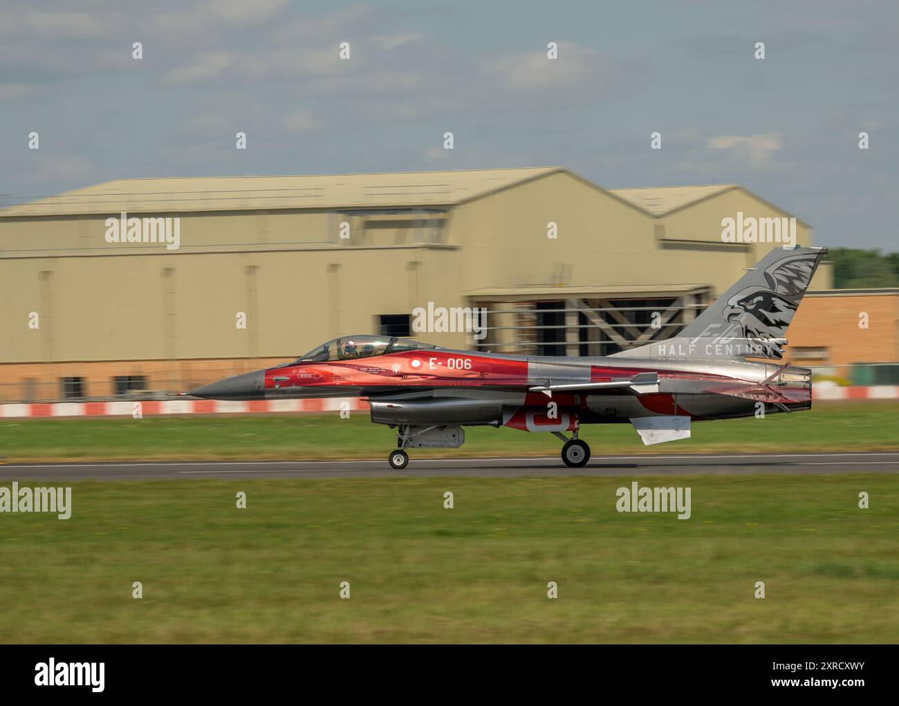 Danish Air Force F-16AM solo display landing at the Royal International ...