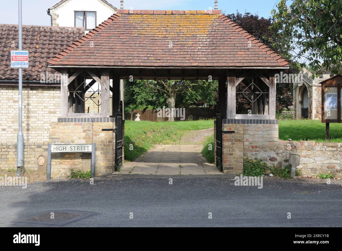 Lychgate hi-res stock photography and images - Alamy