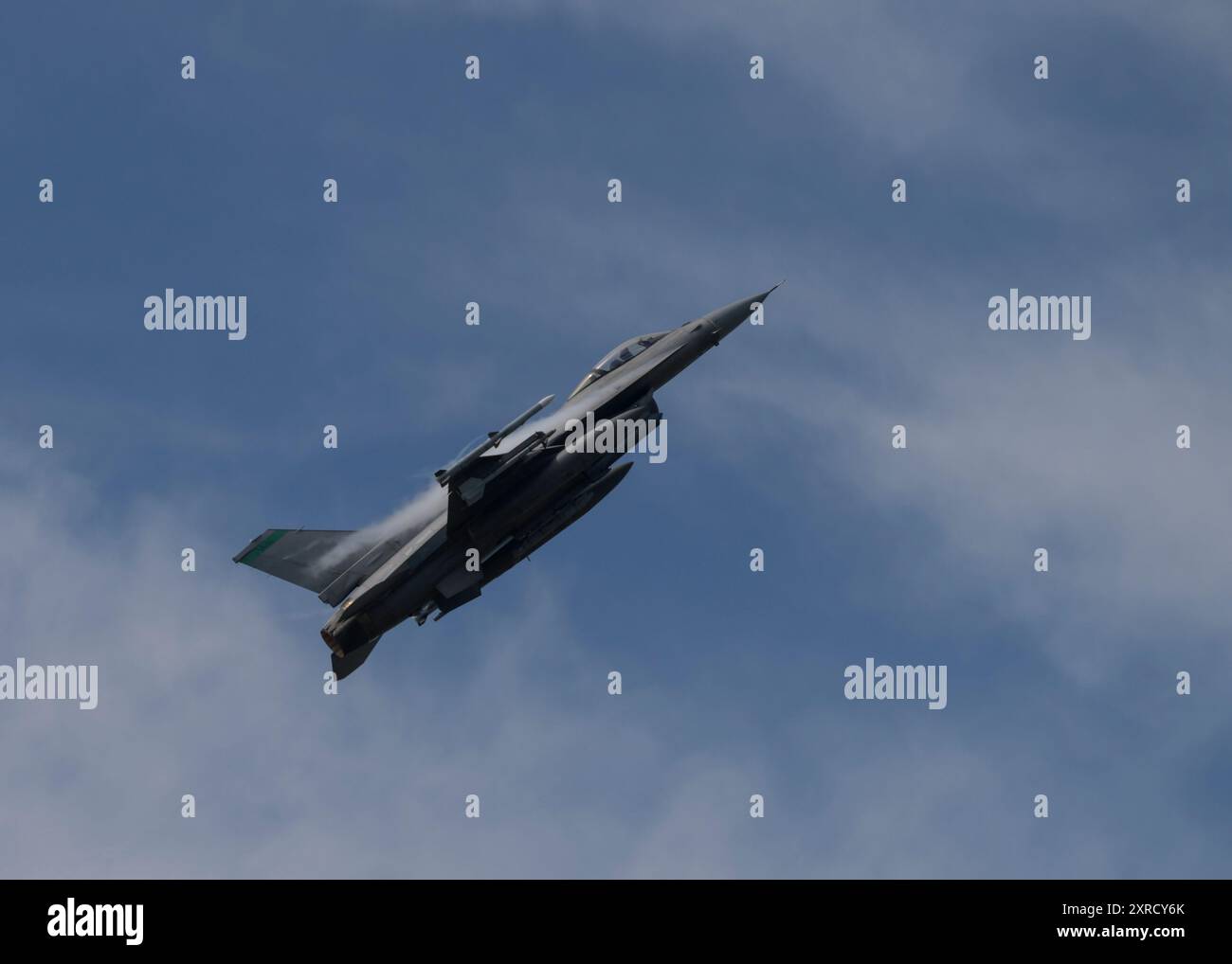 A U.S. Air Force F-16 Fighting Falcon, from the 180th Fighter Wing ...