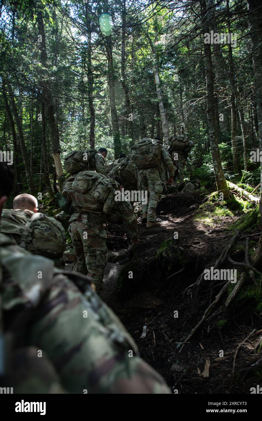 Soldiers from across the 10th Mountain Division climb Lower Wolfjaw ...