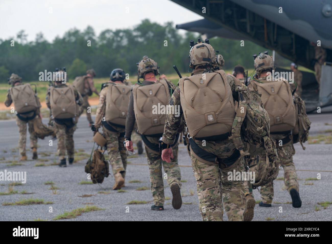 U.S. Air Force Special Tactics Airmen with the 24th Special Operations ...