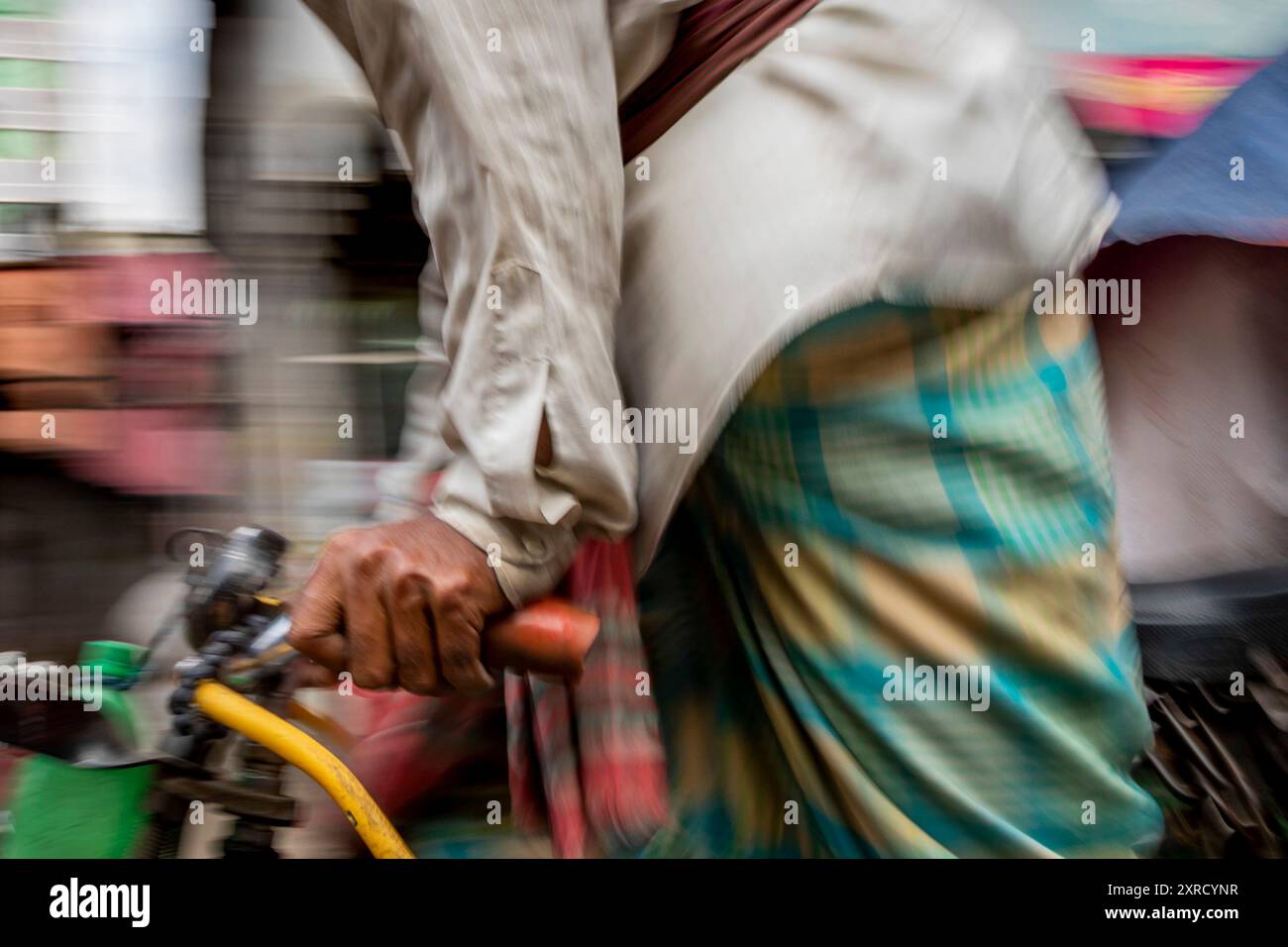 Old narrow streets even hi-res stock photography and images - Alamy