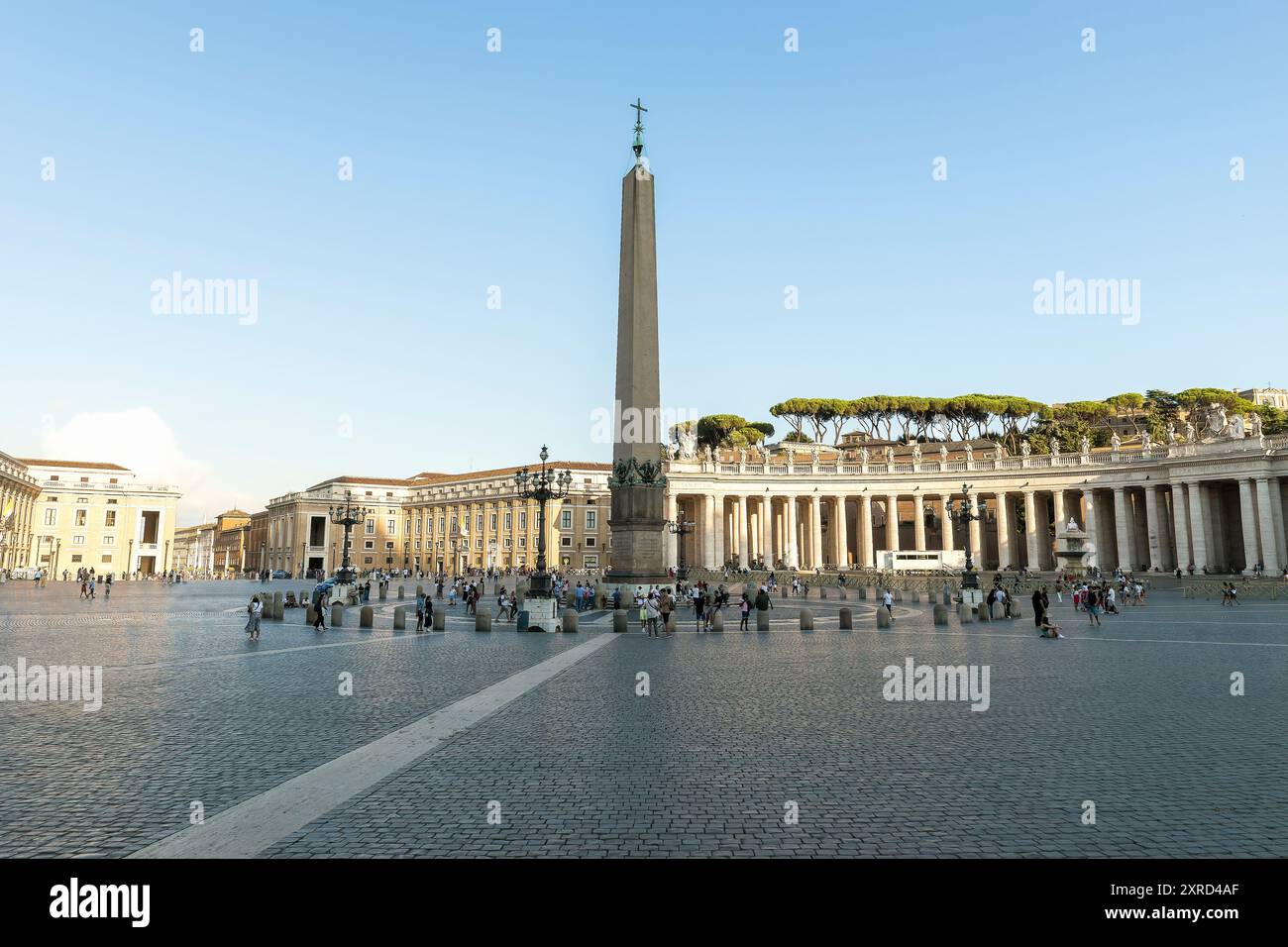 The Architectural Sceneries of The Saint Peter’s Square (Piazza San ...