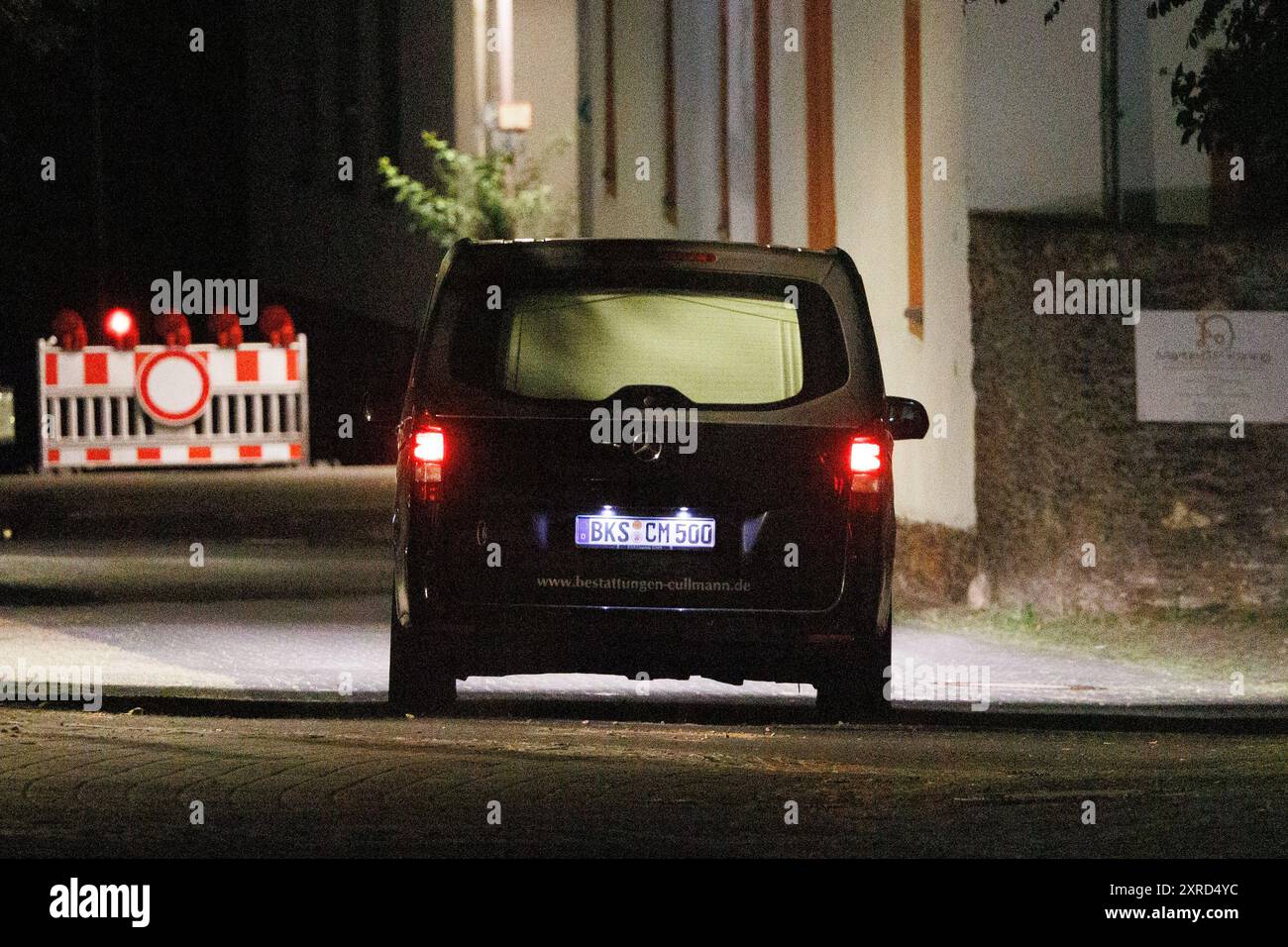 Hearse leaves hi-res stock photography and images - Alamy