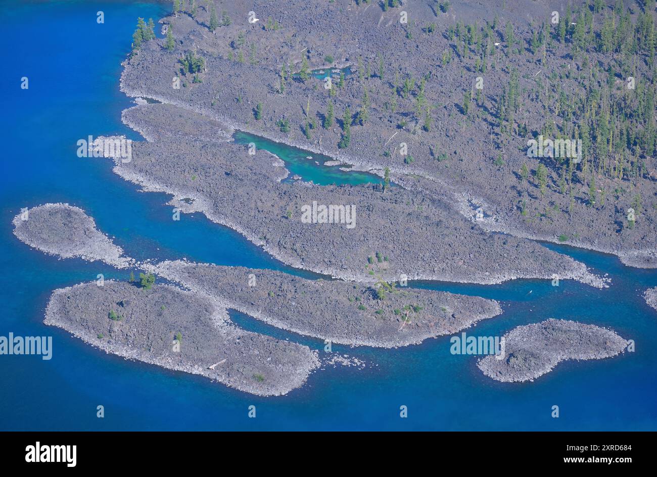 The amazing Crater Lake National Park at Watchman Overlook, Oregon OR ...