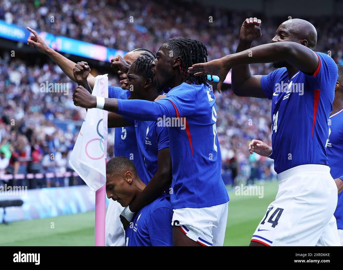 Paris, France. 9th Aug, 2024. Enzo Millot of France celebrates with ...